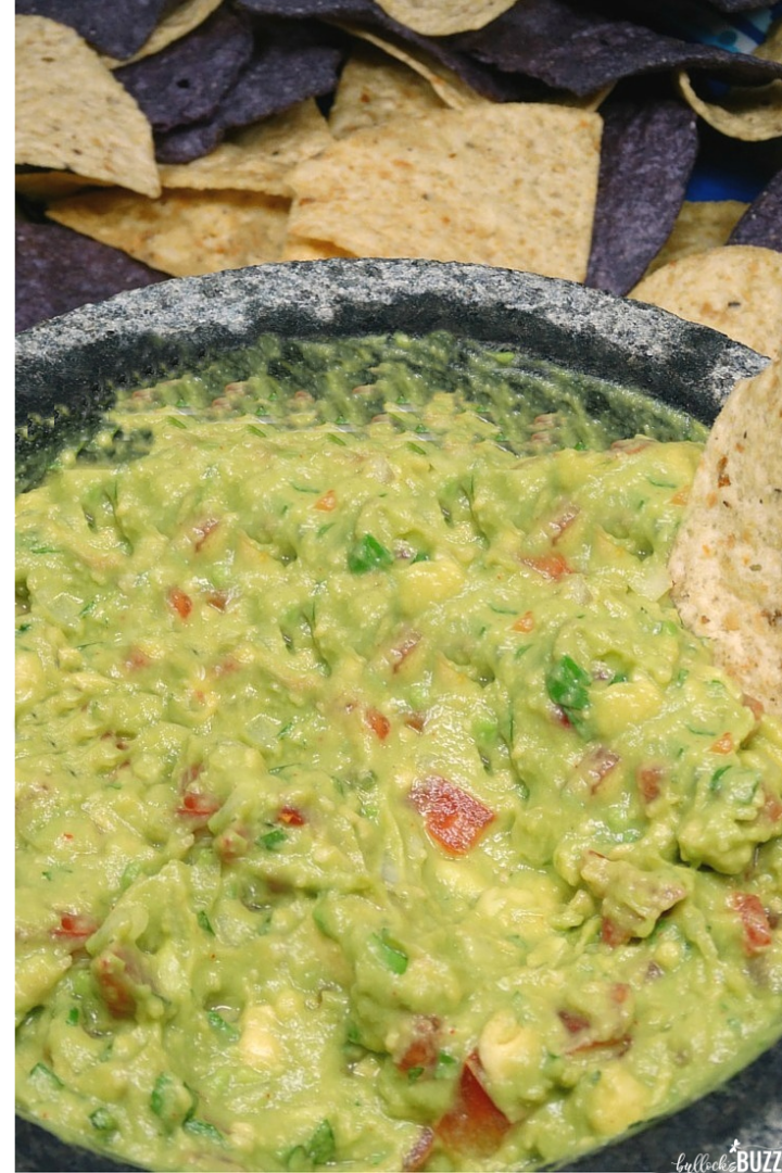Homemade Guacamole Recipe - Authentic and Delicious!