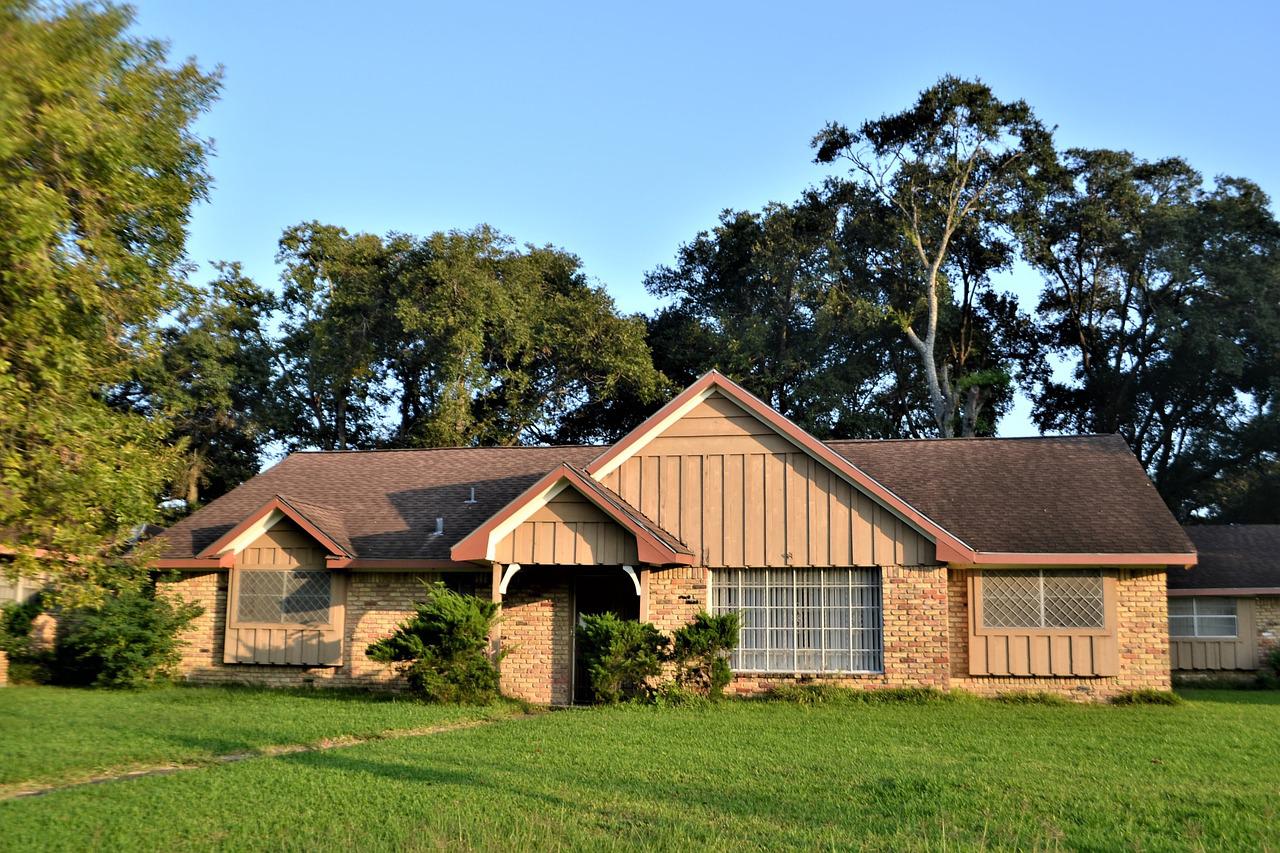 How to Prepare Your Home for Summer - Bullock's Buzz