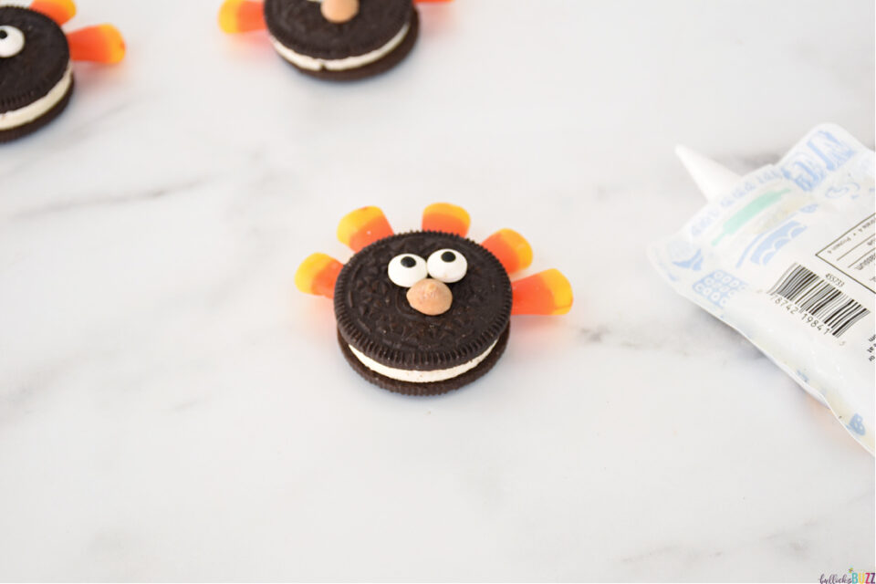 Oreo Turkeys - Here's How to Make These Easy No-Bake Thanksgiving ...