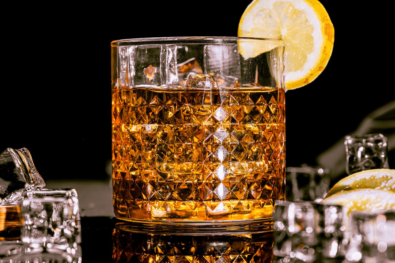 How to Taste Scotch Whisky: 6 Key Tips for Savoring Every Sip - Bullock ...