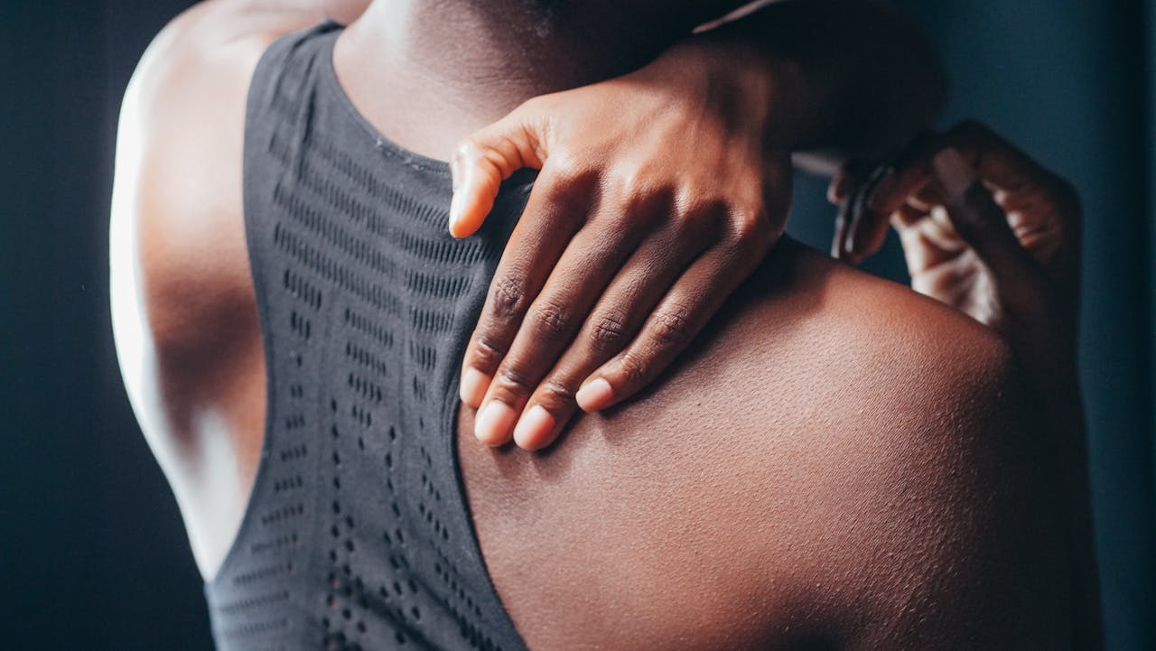 Why You Shouldn't Ignore Shoulder Pain: Common Causes and Risks ...
