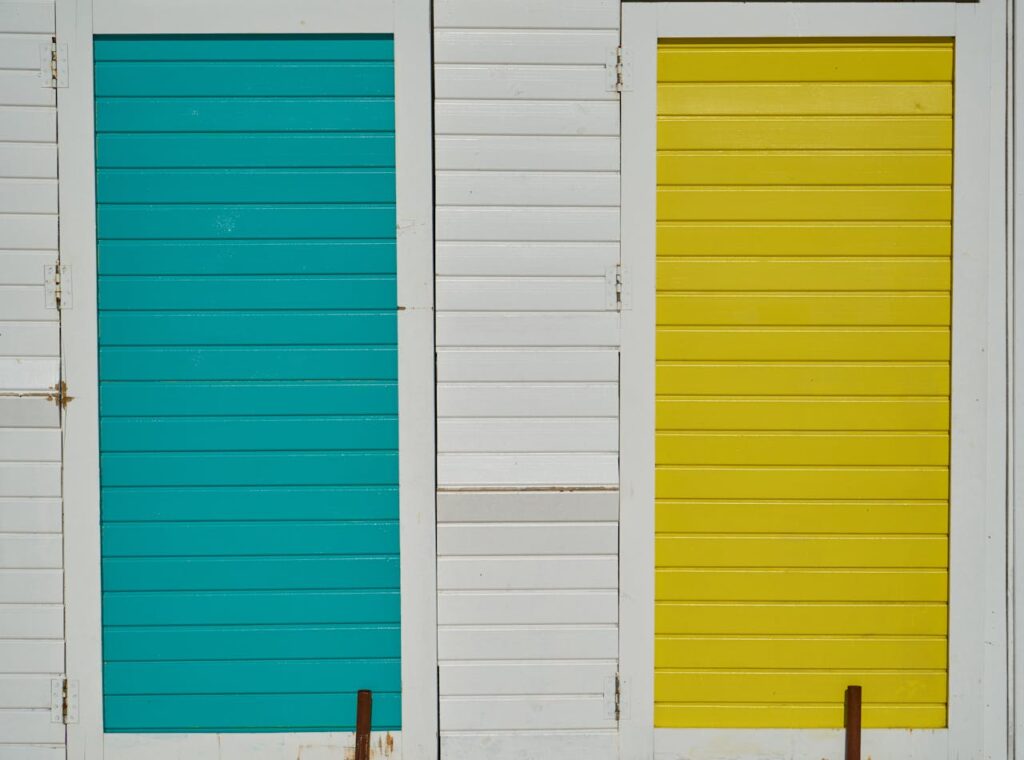 Choosing the Right Paint for Long-Lasting Wood Finishes - Bullock's Buzz